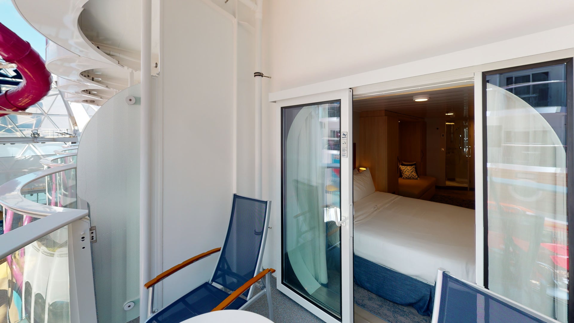 Wonder of the Seas - Boardwalk View Balcony - Nuvo360