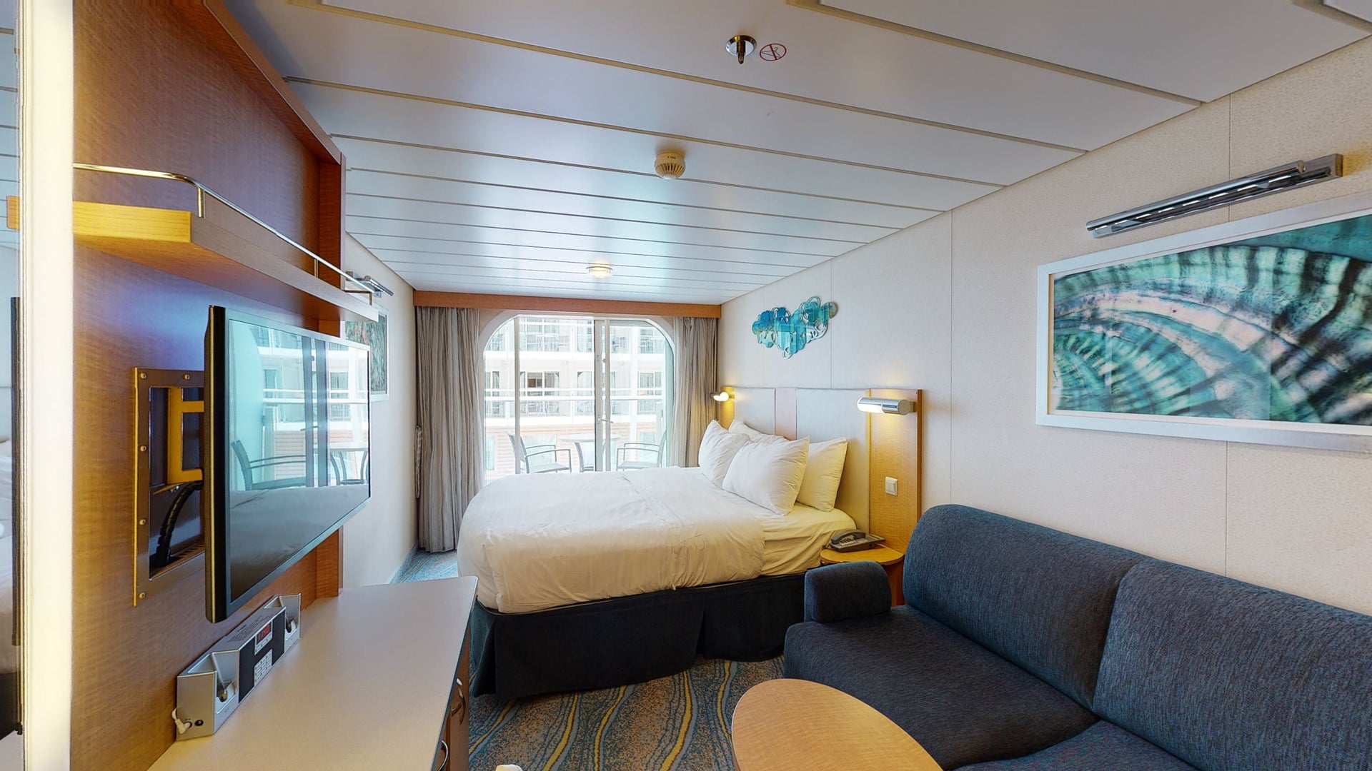 Allure of the Seas - Central Park View Balcony - Nuvo360%