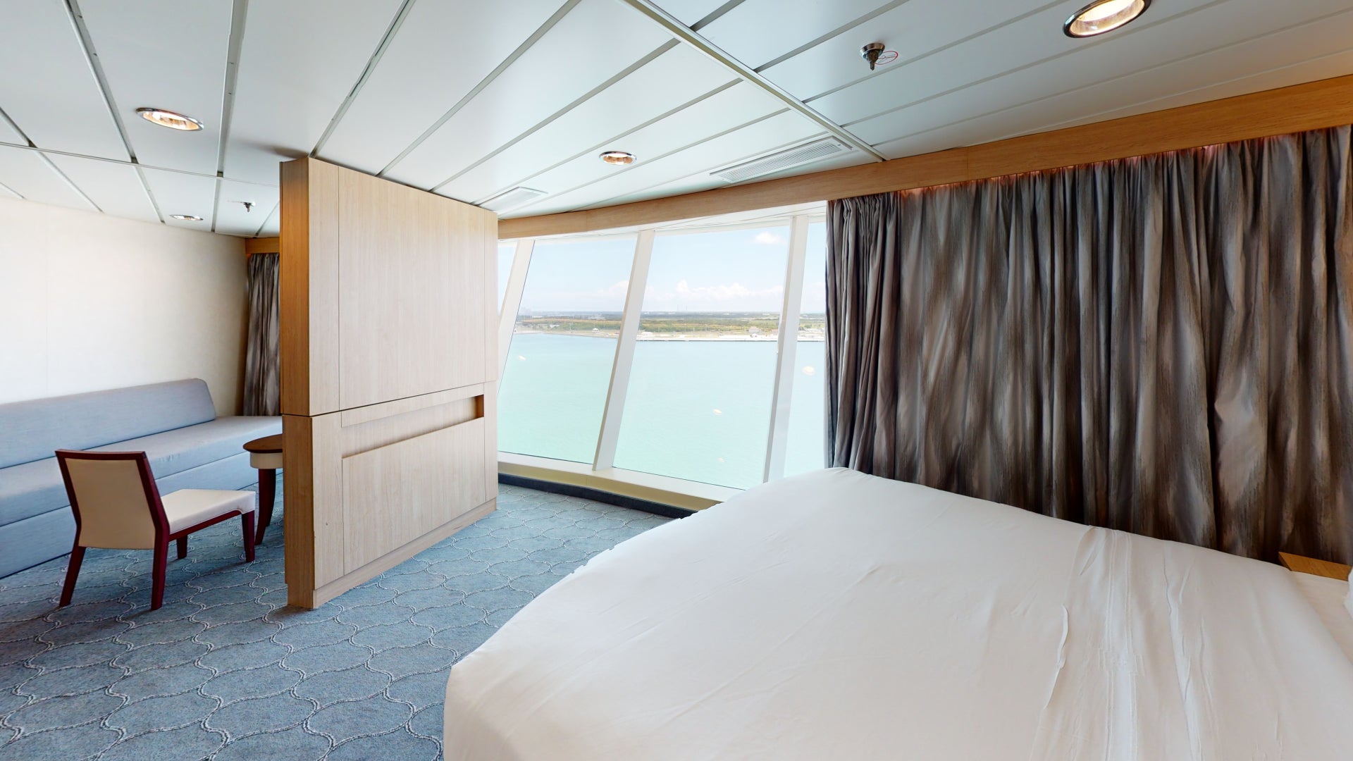 Independence of the Seas - Ocean View Panoramic Suite - by Nuvo360